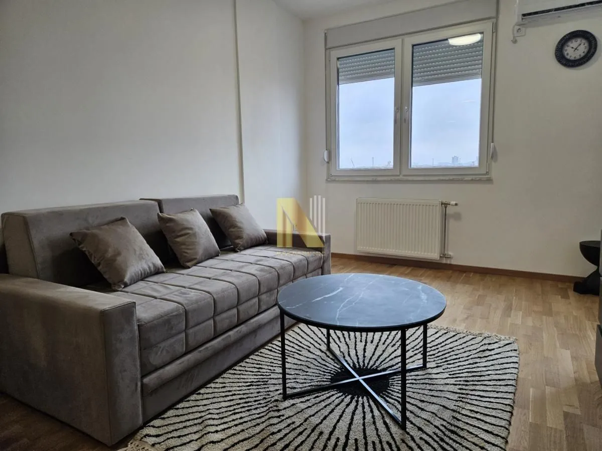 Izdavanje, jednosoban stan, 42m², Avijatičarsko naselje, Novi Sad Sve Podlokacije