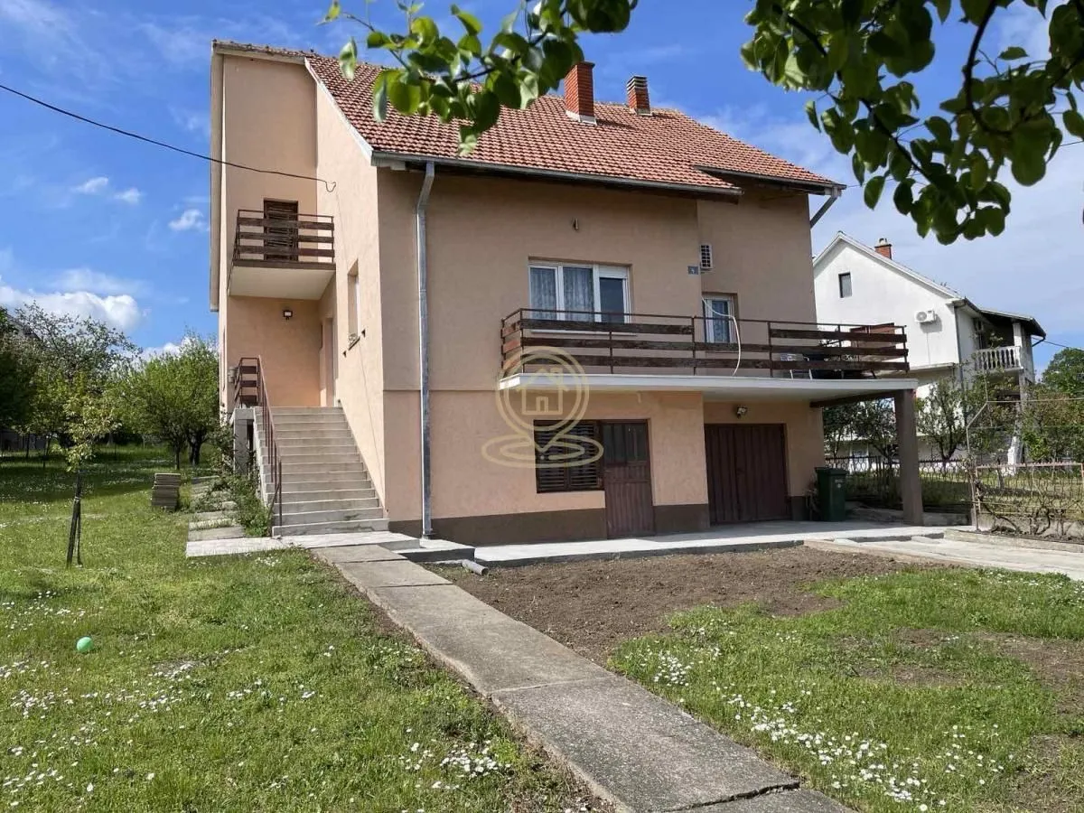 Prodaja, kuća, 320m², Kragujevac, Srbija