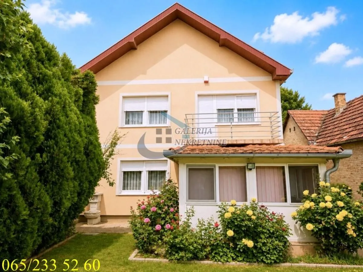 Prodaja, kuća, 190m², Centar, Inđija