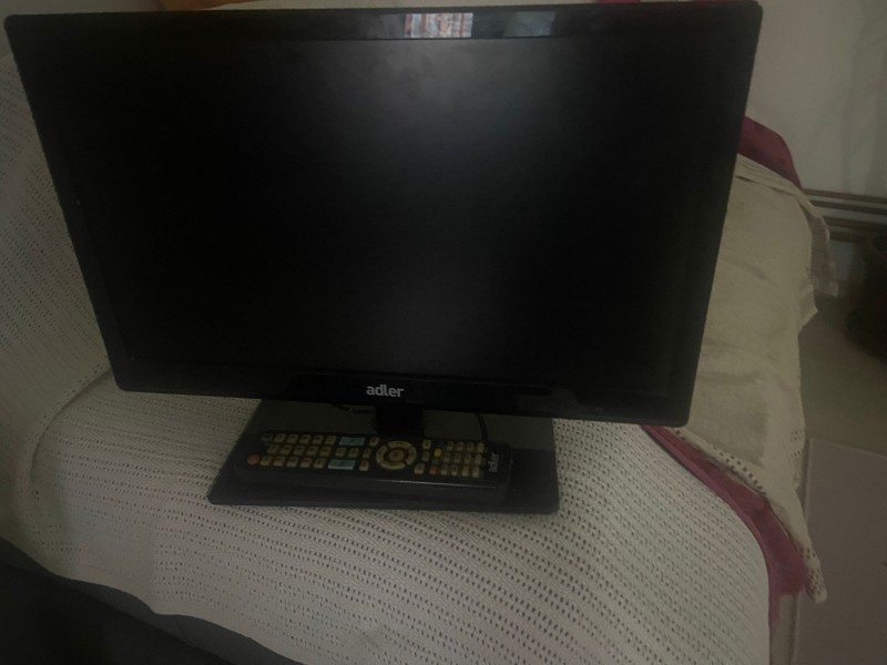 Adler LED televizor 19” LE1930 + daljinski