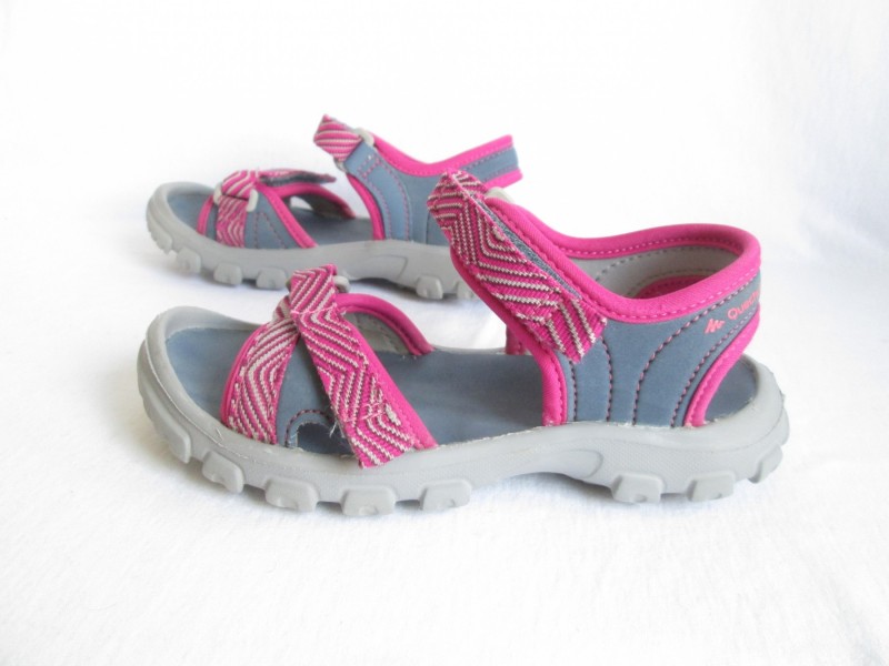 SANDALE "QUECHUA" 29-30 KAO NOVE