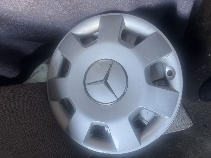 Mercedes original ratkapne 16tice