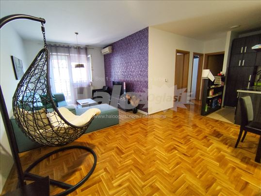 Lekino brdo: Namešten 2.5 stan (53m2) + garaža