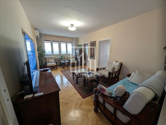 Novi Beograd - Paviljoni - Renoviran 3.0 na divnoj