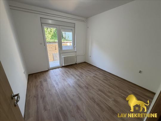 Sremska Kamenica, Centar, Stan, 0.5, 21,00m2