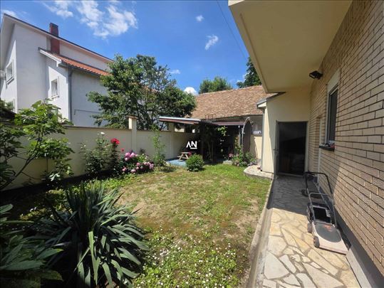 Zemun, Novi grad, Ševina, 196m2 ID#37993