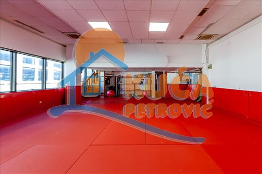 Premium poslovni prostor na top lokaciji – TC Kalč