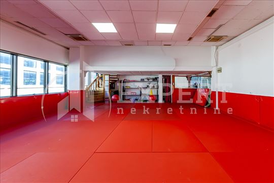 Premium poslovni prostor na top lokaciji – TC Kalč