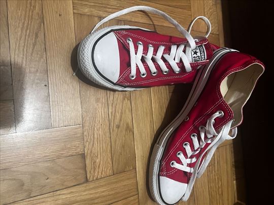 CONVERS starke crvene nove