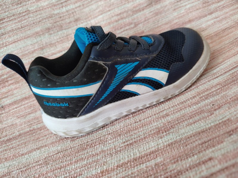 REEBOK patike 23,5