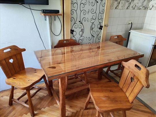 Kunjiski sto I 4 stolice