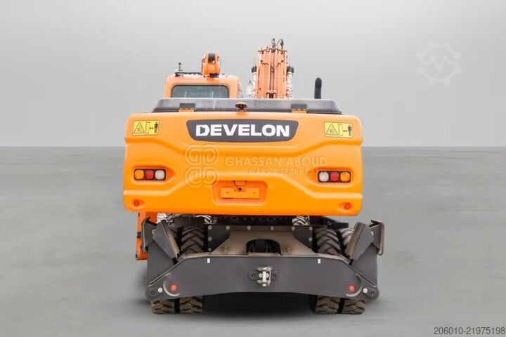 Bager na točkovima
Develon DX210 WA