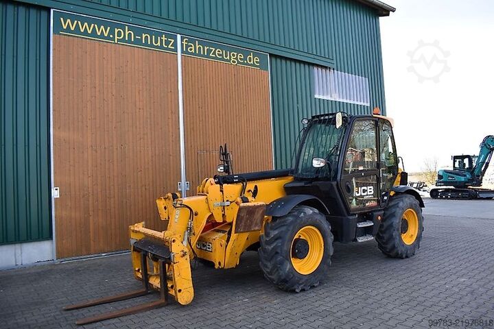 Teleskopski utovarivač
JCB 535-125