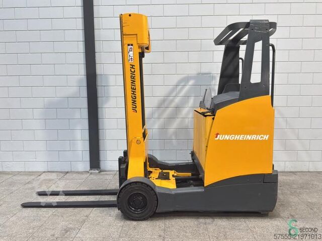 Reachtruck
Jungheinrich ETV C16