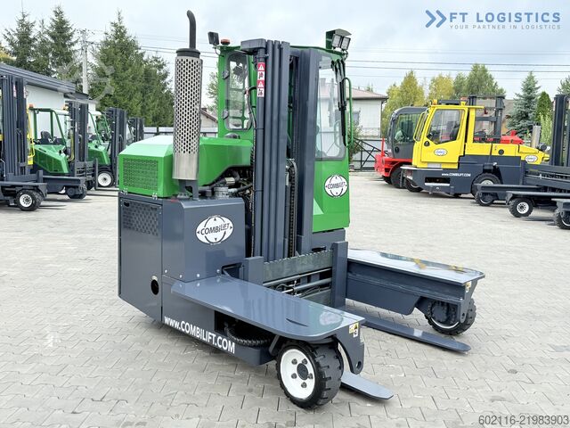 četvorosmerni viljuškar
Combilift C3000 DIESEL TRIPLEX 4900 POSITIONER