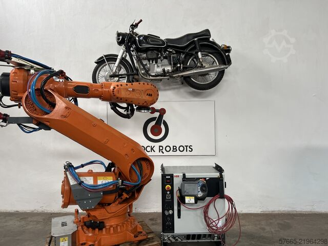 Industrijski robot
ABB IRB 6700-205/2.80 IRC5