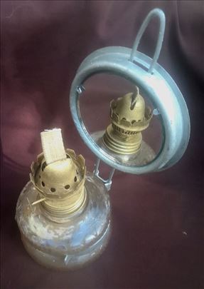 Stara stona/zidna lampa na gas.