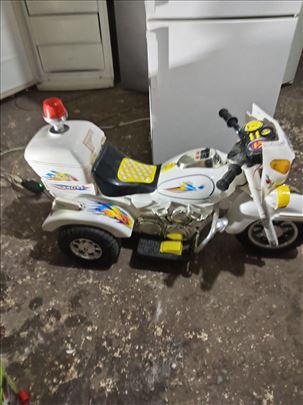 Motor na akumulator za decu do 4 god.sa dve brzine