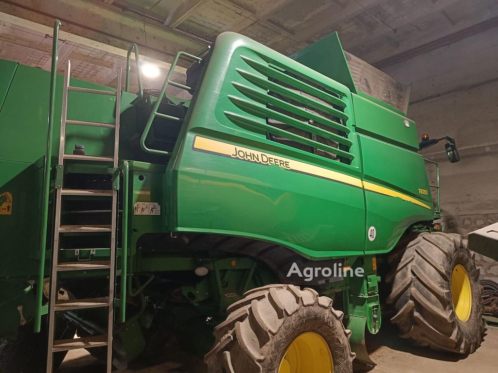 John Deere T670i kombajn za žito