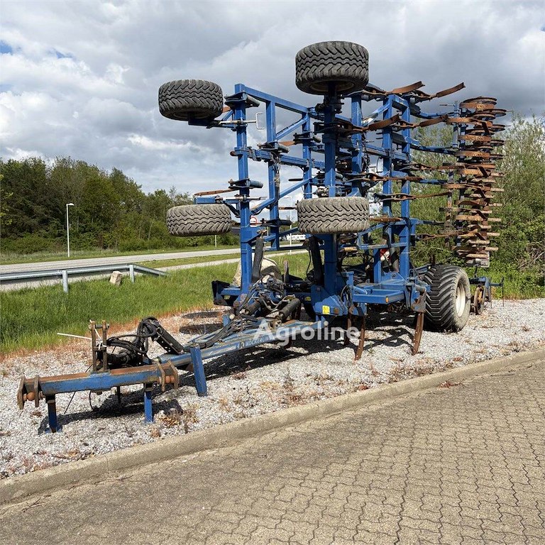 Prodaje se Quadro 800 tanjiraču na aukciji