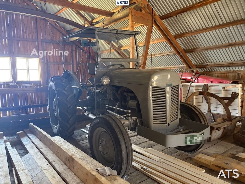 Massey Ferguson Gråtass mini traktor