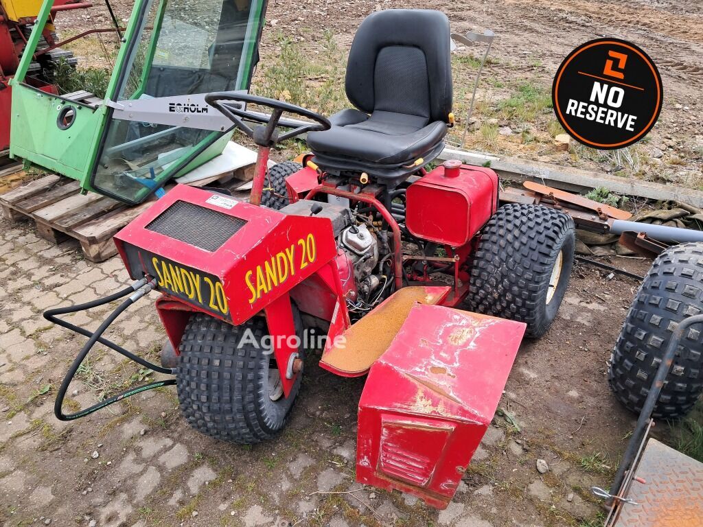 Prodaje se Toro Sandy 20 traktor kosilica na aukciji