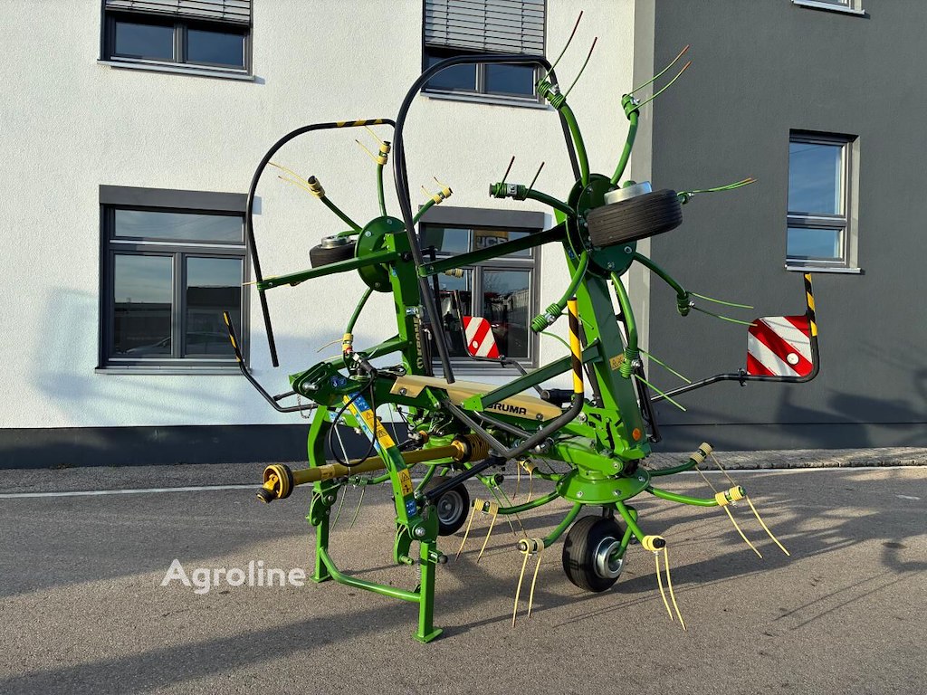 Krone Vendro 560 prevrtač sena
