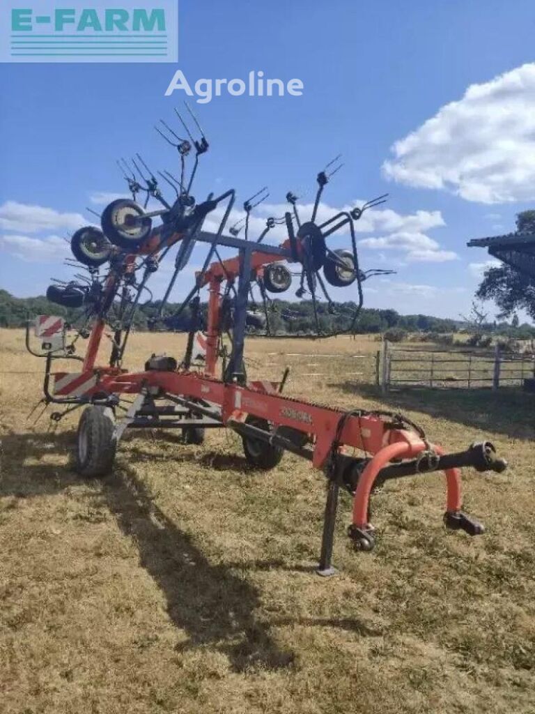 Kubota te8511c prevrtač sena