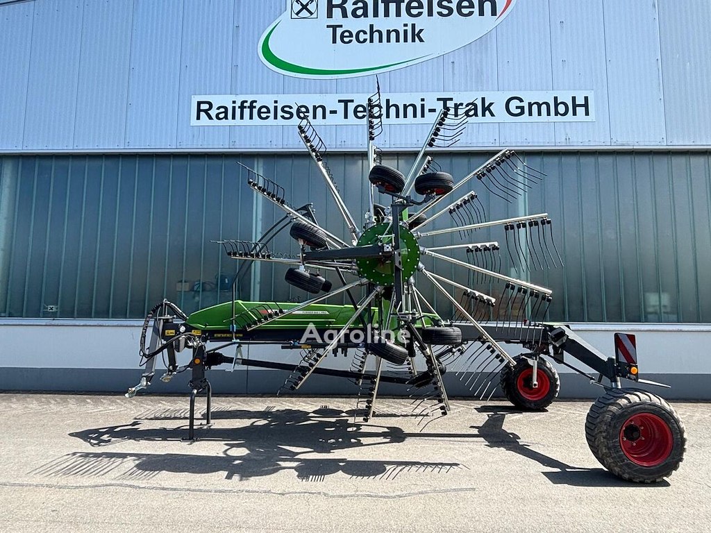 Novi Fendt Former 860 C PRO sakupljač sena