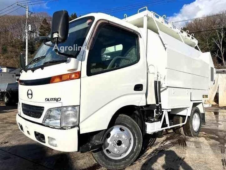 Hino DUTRO drobilica za drvo
