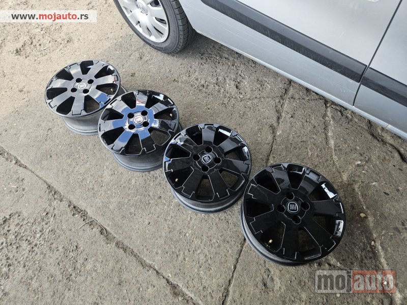 AluFelne 15Coli 4x100 Fiat Grande Punto kao nove