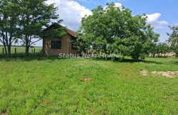 Futog-Uknjižena kuća 118 m2 na Velikom Placu 4770 m2 za Poslovanje i Biznis-065/385 8880