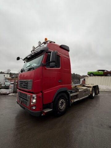 Prodaje se Volvo FH16-600 kamion šasija na aukciji