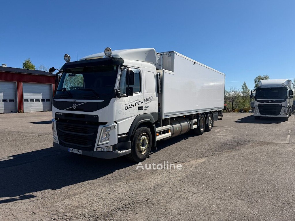 Prodaje se Volvo FM 420 Gass 6x2 kjølebil - 315 kW - 241377 km - Bakløfter - EU g kamion hladnjače na aukciji