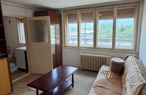 Prodajem Stan-Apartman, Lesnina