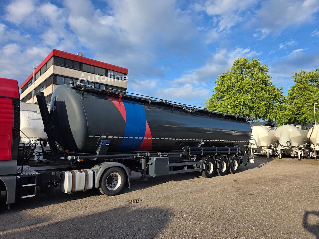 Kässbohrer 63m³ / Plastik Granulat / Lebensmittel / German cisterna silos