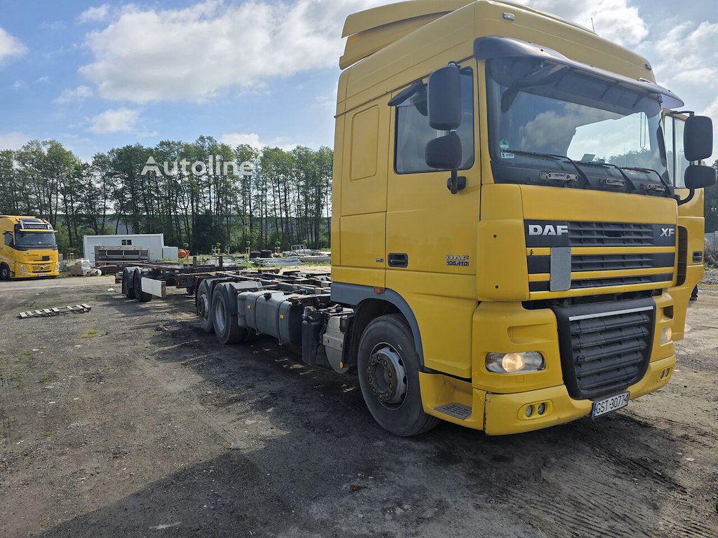 DAF XF 105 vozilo za prevoz kontejnera + prikolica za kontejnere