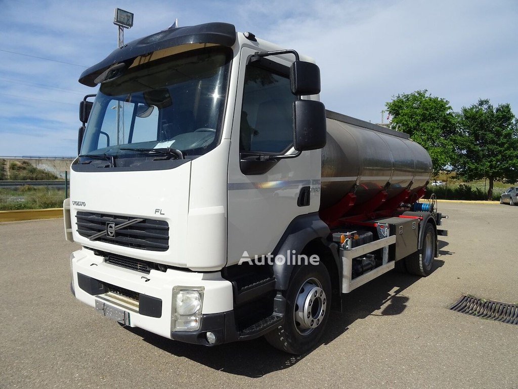 Volvo FL 260 autocisterna