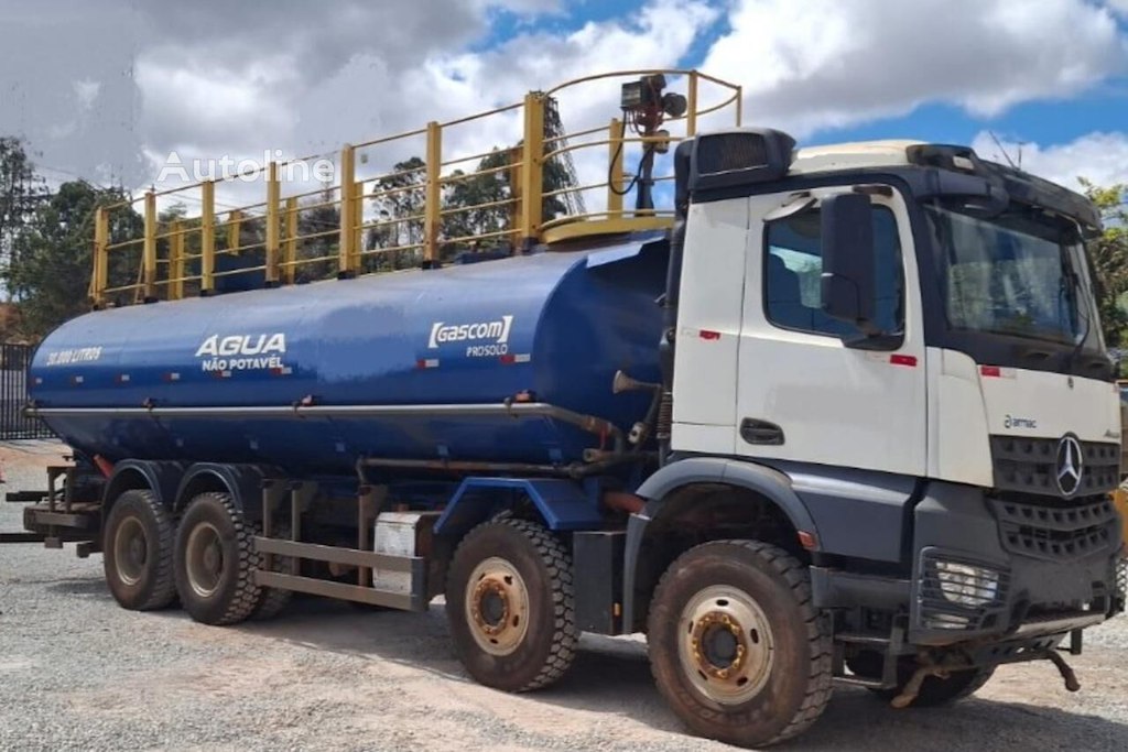 Nova Mercedes-Benz Arocs 4851 autocisterna