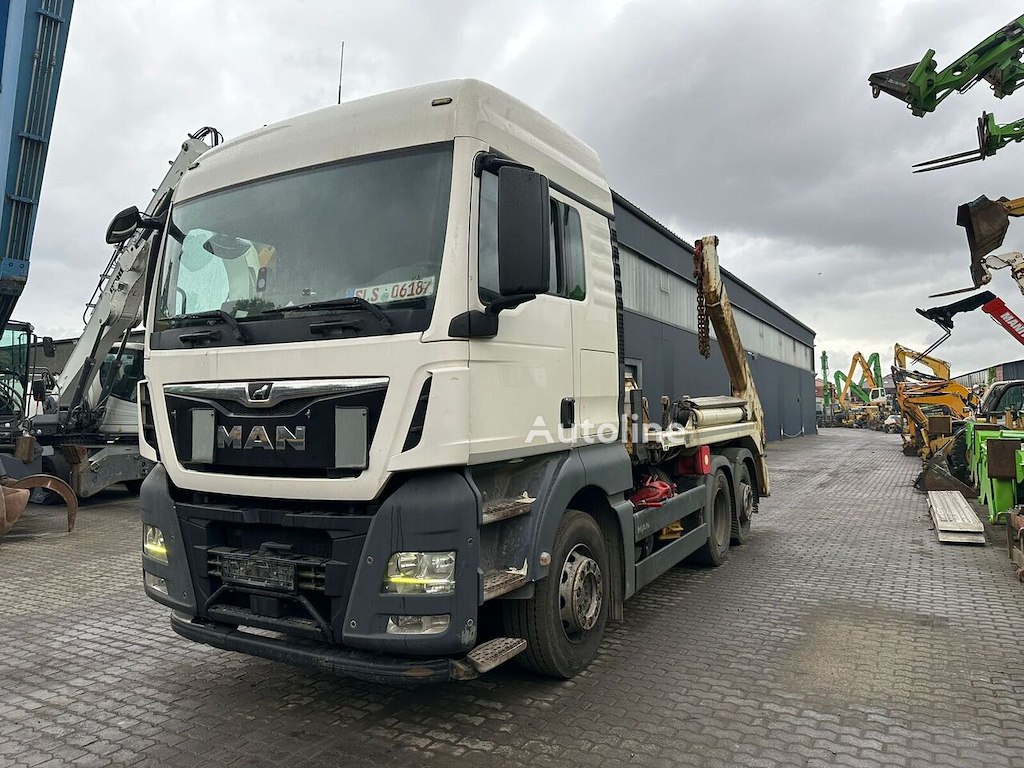 MAN TGX 26.400 kamion autopodizač kontejnera
