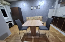 Garsonjera u centru Kragujevca, 30 m², gas