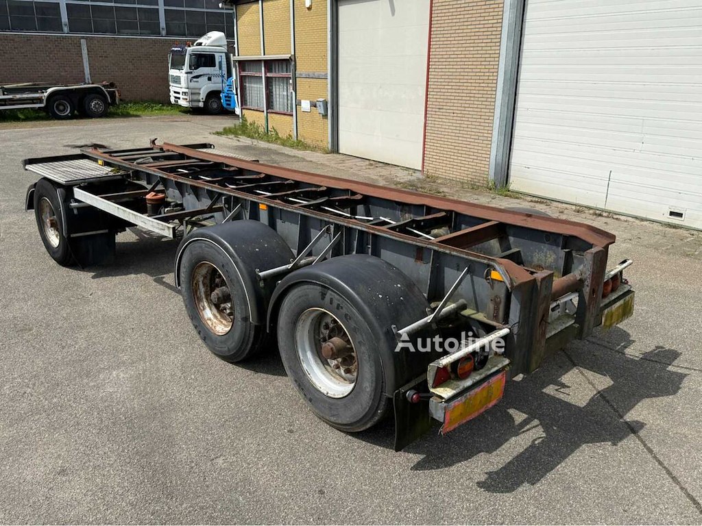 Prodaje se Containeraanhangwagen prikolicu za kontejnere na aukciji