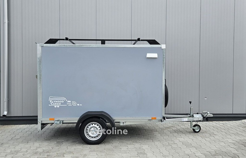 Nova Tomplan TFD 250.01, remorca transport marfa, rampa spate prikolica furgon