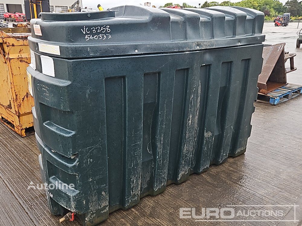 Prodaje se Titan ES1000D rezervoar za skladistenje goriva na aukciji