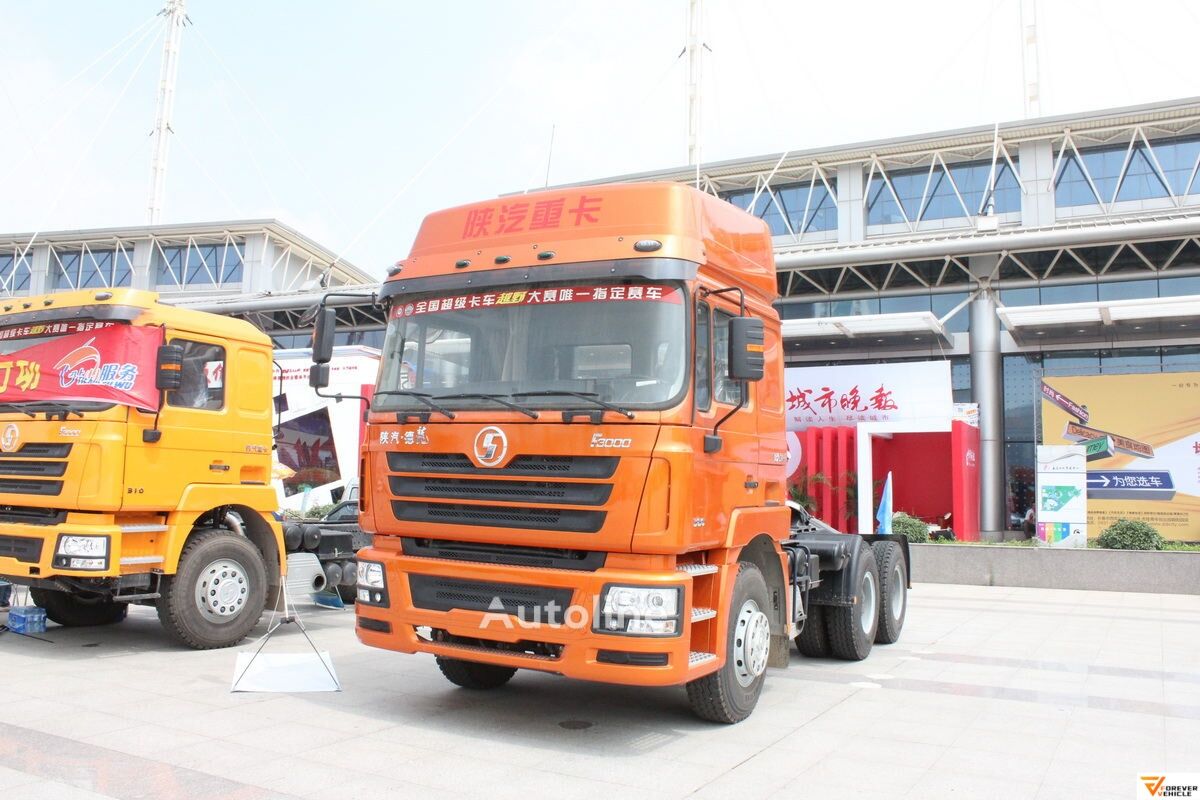 Shacman F3000 tegljač