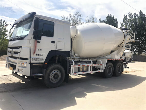 Howo A7 kamion s mešalicom za beton