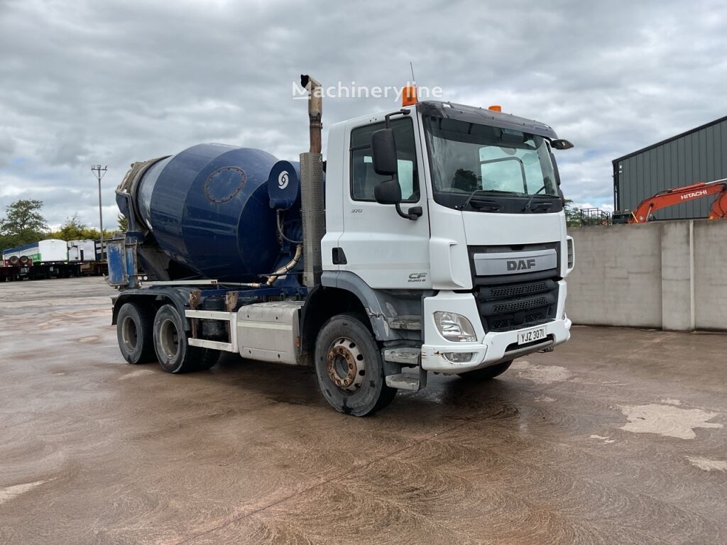 DAF CF370 kamion s mešalicom za beton