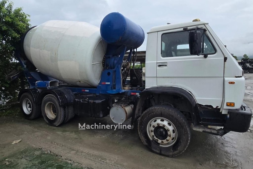 Volkswagen 26-260 kamion s mešalicom za beton