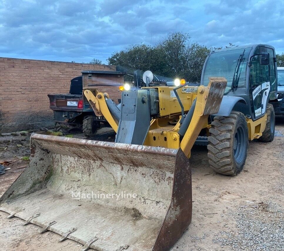 Novi New Holland LM1445 teleskopski utovarivač