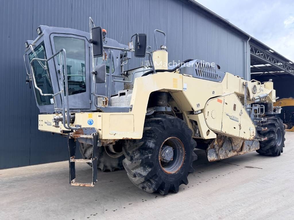 Wirtgen WR2400 stabilizator tla